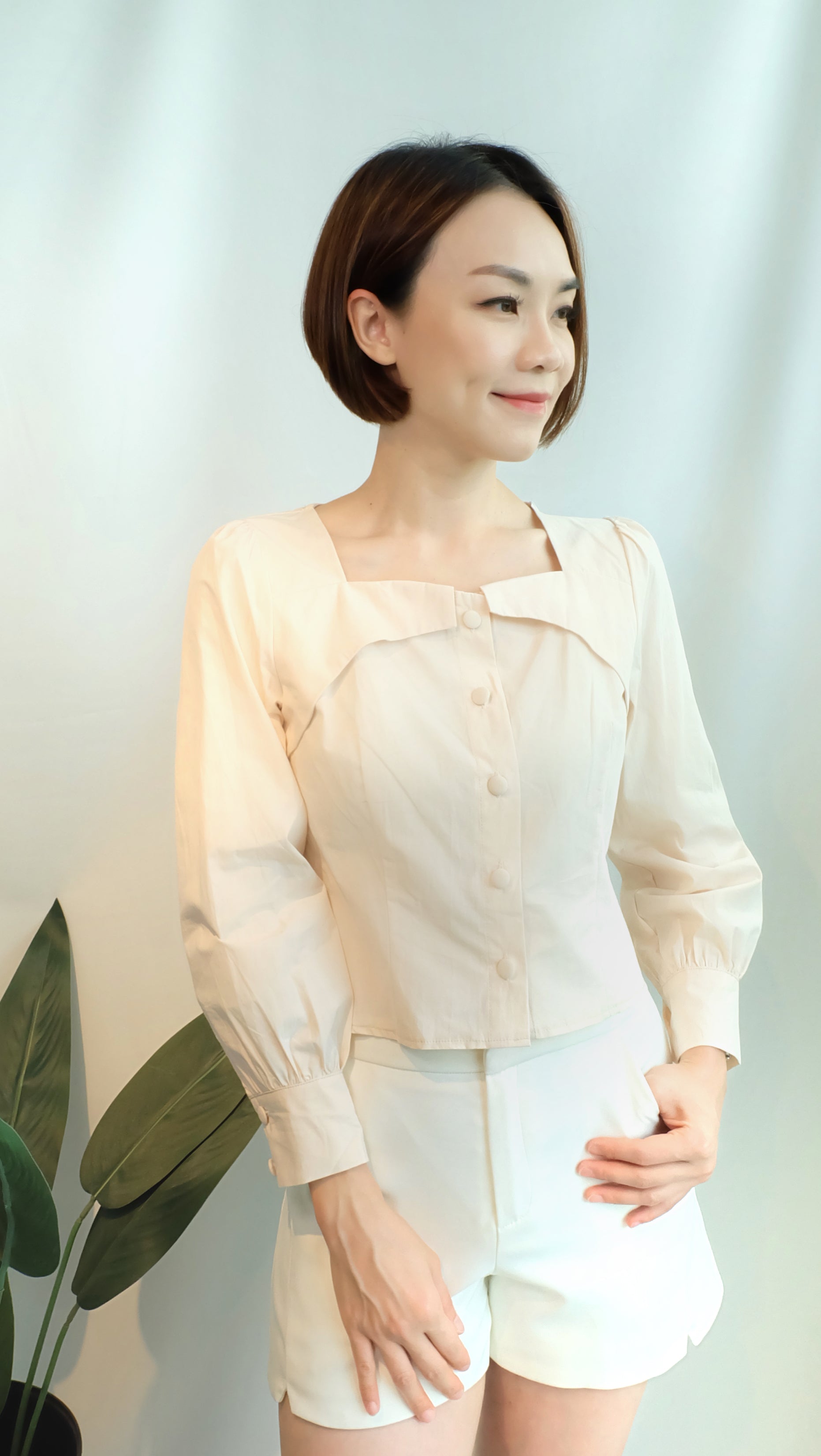 Barbara Top (Beige) – Joie Mie